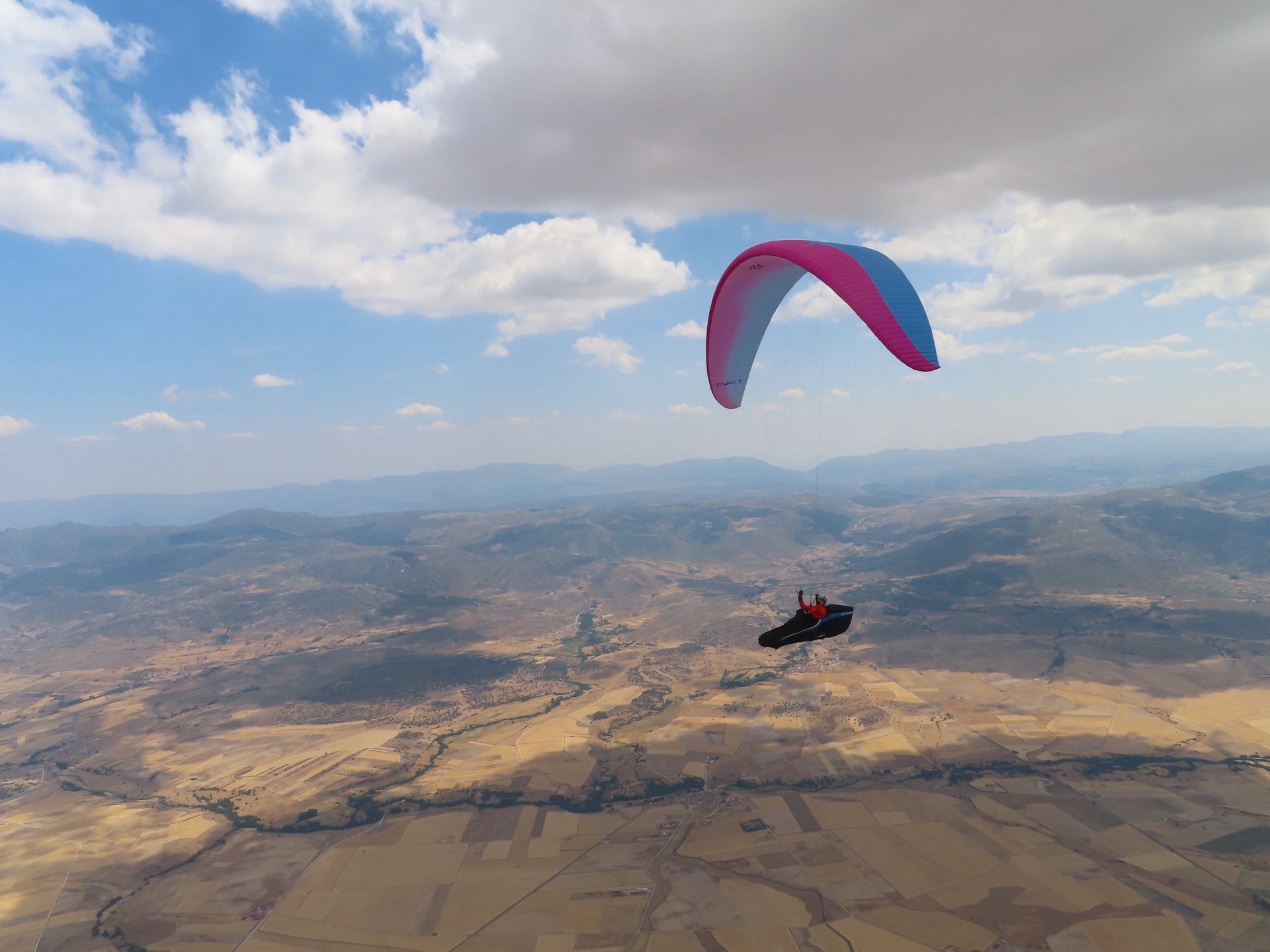 Learn to Paraglide with Paraglide Africa – ParaglideAfrica